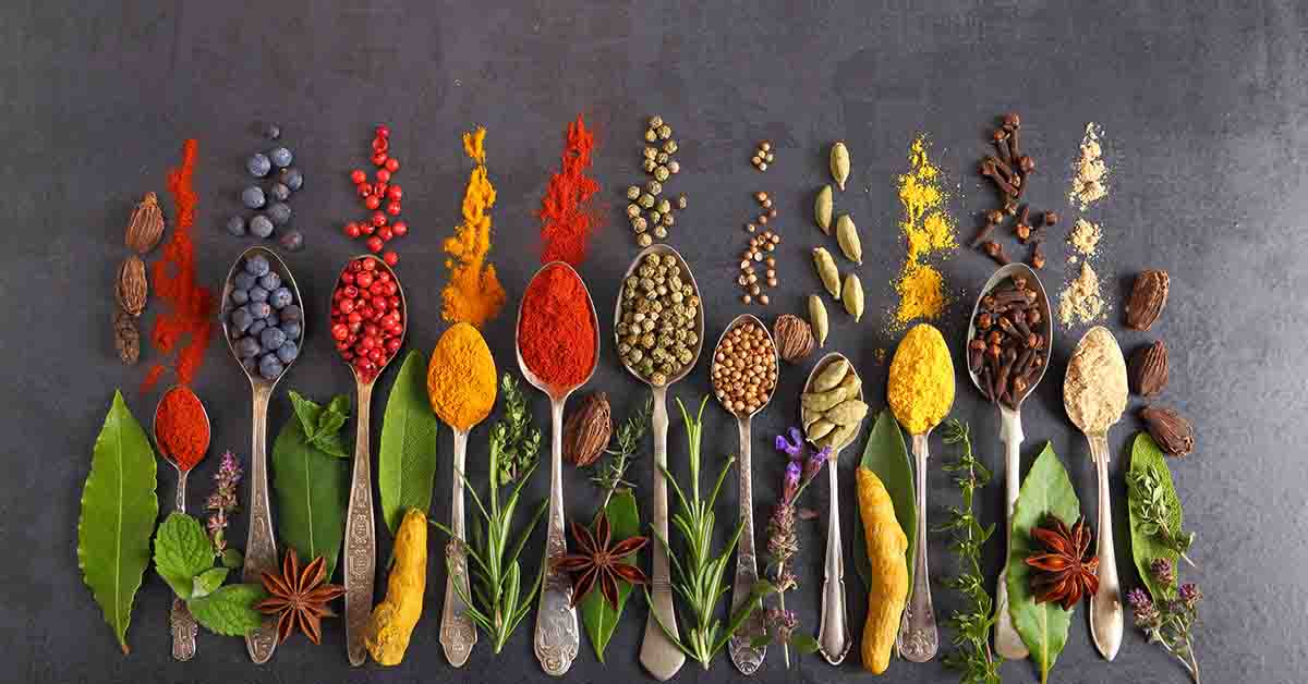 Condimentele și ierburile ingrediente aromatice pentru a îmbunătăți ...